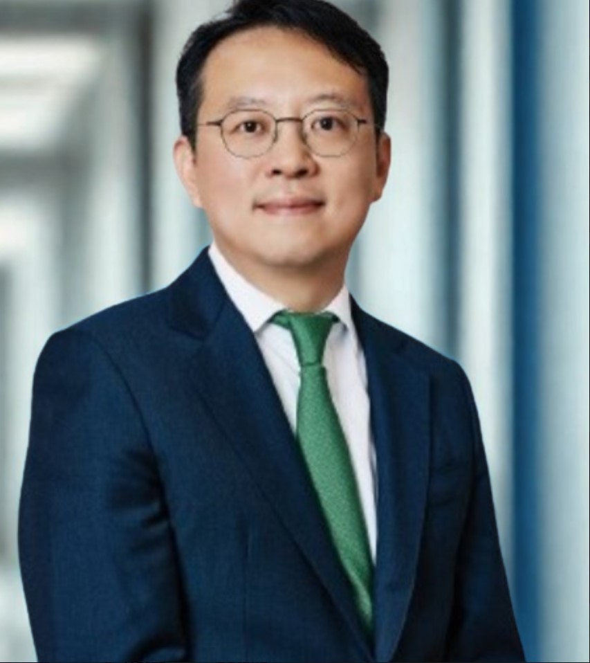 Chris Wsong | Moore Global