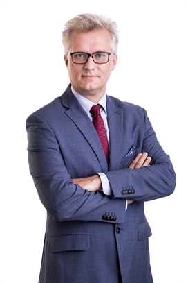 Piotr Witek | Moore Global